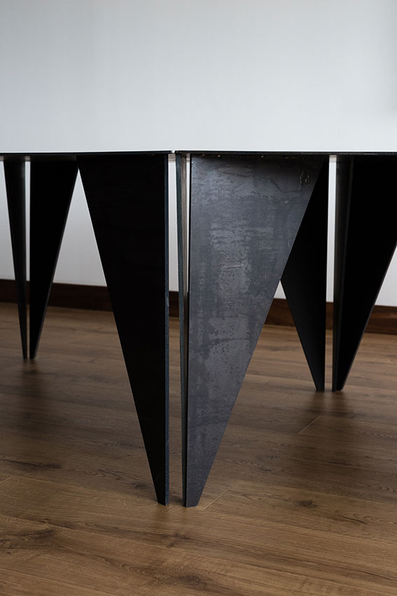 Triangle Table | DUA